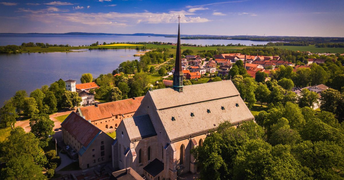 Vadstena Klosterhotel | Boka mysigt hotell vid Vättern, Östergötland